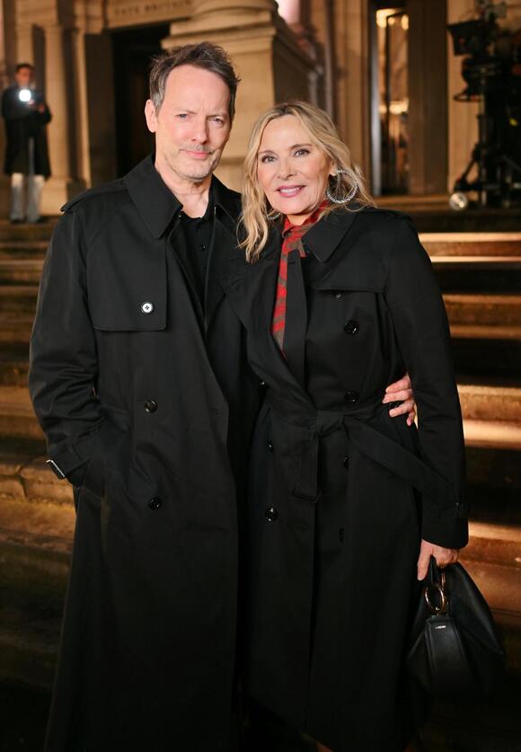 Kim Cattrall pictured on rare public outing with boyfriend Russell Thomas - NewsBreak