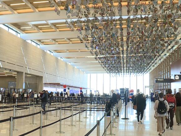 Passenger starts new beginning alongside terminal at KCI - NewsBreak