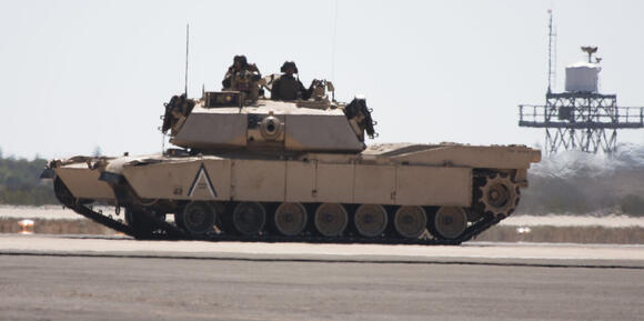 Army Debuts M1E3 Abrams With "Formula 1" Style Cockpit Concepts ...
