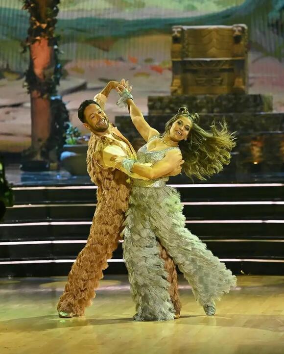 ‘Dancing With the Stars' Dazzling Disney Night - NewsBreak