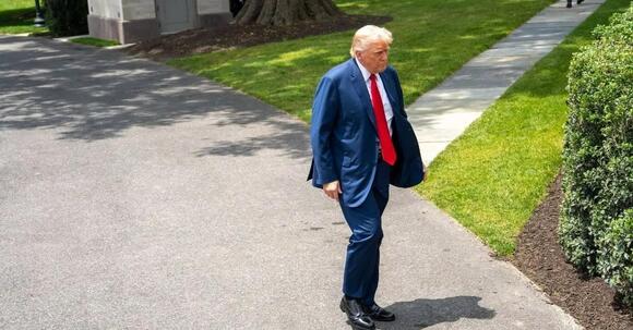 Donald Trump Sparks Health Concerns After He's Spotted With Hidden Leg ...