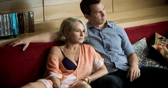 Why Smurf Hates Julia on Animal Kingdom? - NewsBreak
