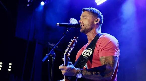 Brett Young Returns To Kelly Clarkson's Show After Baby's Gender Reveal ...