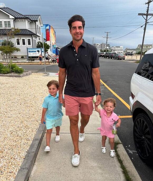 Jesse Watters' wife shares rare makeup-free snap with kids and fans ...
