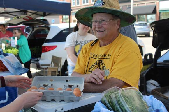 Grinnell Farmers Market opens for season this week - NewsBreak