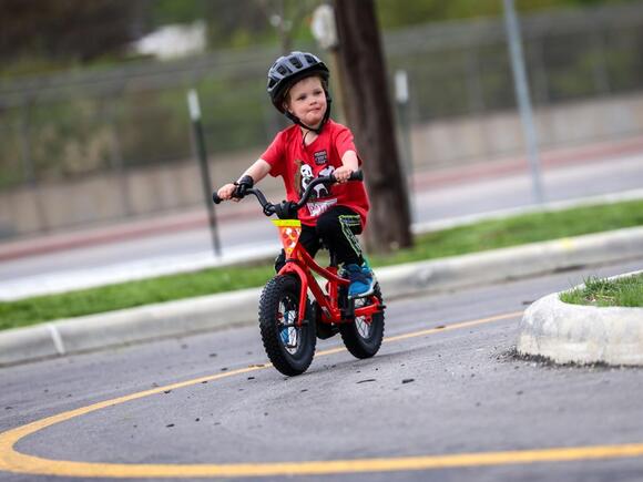 New multiuse path in Maumee offers safety to runners, walkers and ...