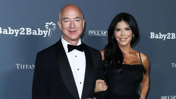 Jeff Bezos' Wife Lauren Sanchez Sparks 'Divorce Fears' After Giving Her ...