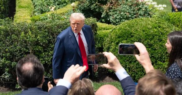 Donald Trump Sparks Health Concerns After He's Spotted With Hidden Leg ...