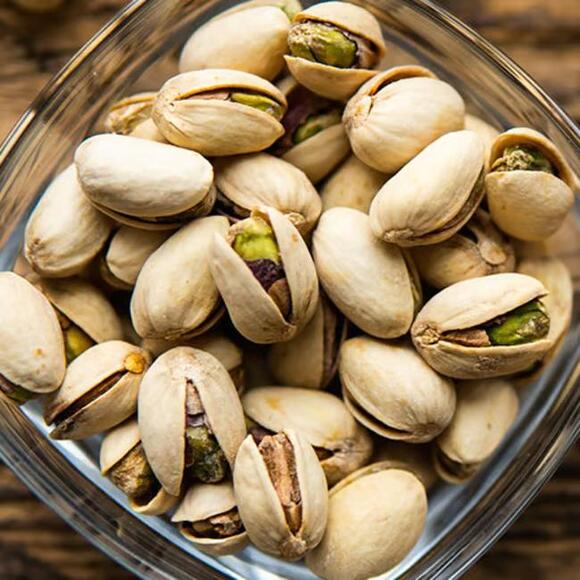 A Dietitian Reveals The 7 Bedtime Foods That 'Naturally' Boost Sleep ...