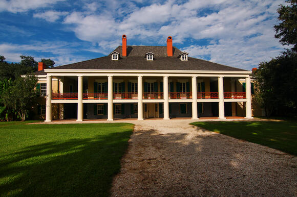 Plantation Tours in the American South - NewsBreak