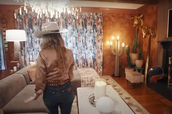 Lainey Wilson’s CMA Entertainer Nomination Reaction Is Why We Love Her ...