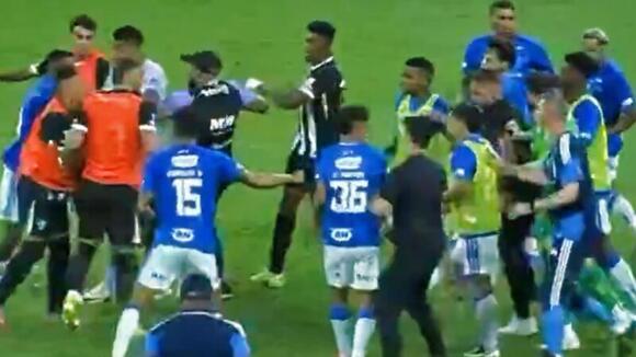 Insane Brawl Breaks Out Between Brazilian Soccer Teams During ...