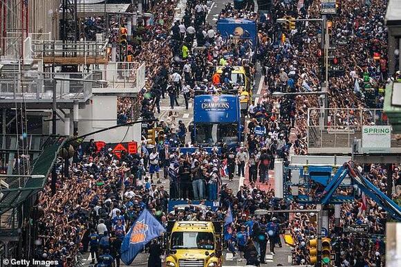Knicks owner appears to snub Zohran Mamdani in tense parade moment ...