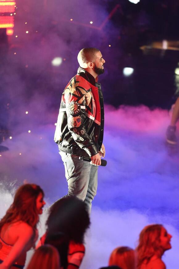 Drake disses LeBron James on new album ‘Iceman’ - NewsBreak
