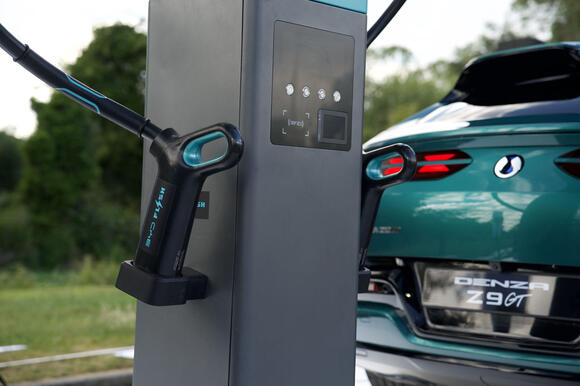 BYD FLASH EV Charging Delivers 5-Minute Top-Ups and Full Charges in ...