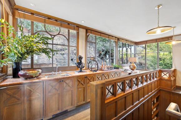 Billionaire oil heir lists historic ‘Temple of Wings’ mansion for $5M ...