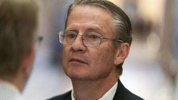 Rep. Tim Burchett kicked by horse, breaks rib - NewsBreak