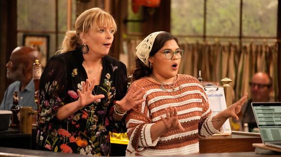‘Happy’s Place’ Star on How Emmett’s Shocking Secret Ripples Through ...