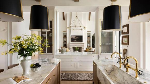 Kitchen Hatches Are Back – Why This Once-Dated ‘70s Design Trend Is ...
