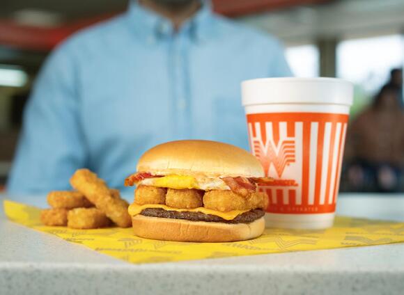 5 Best Breakfast Burgers at Chain Restaurants, According to Diners ...