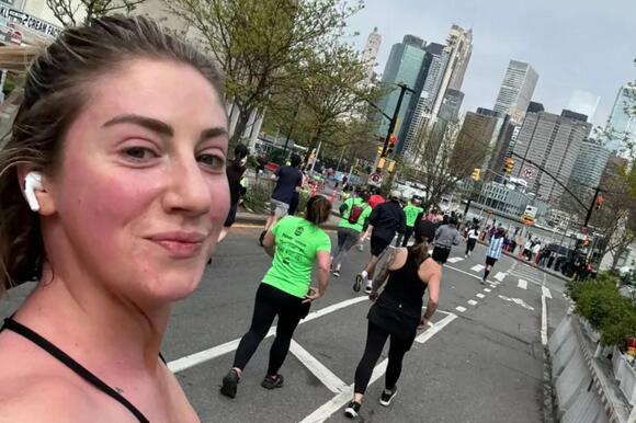 Influencer runs the Brooklyn Half Marathon without registering — then ...