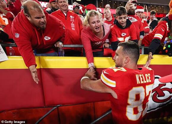 Chiefs security in tense clash with broadcast crew following Kelce's ...