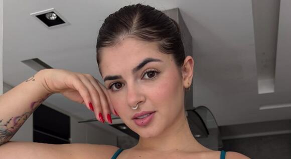 Brazilian Influencer Turns Her Body Into a World Cup Sticker Album ...