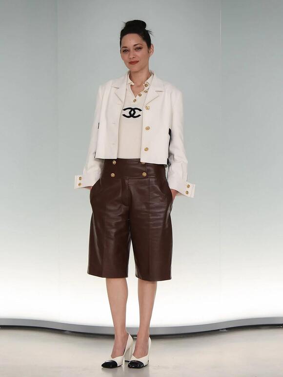 Celebrities Front Row At The Chanel Métiers d’Art 2026 Seoul Show ...