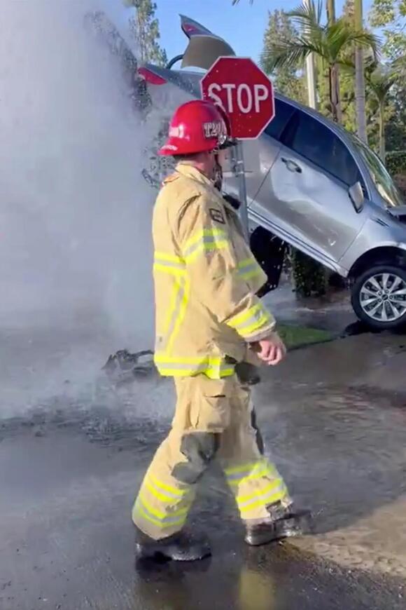 Wild video shows gushing fire hydrant suspending vehicle in the air ...