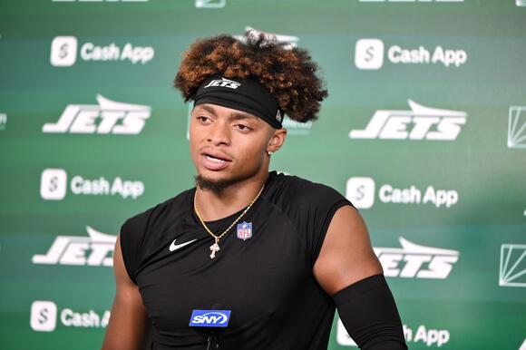 Crucial Injury Update Released On Jets QB Justin Fields After Being Carted Off Practice Field ...