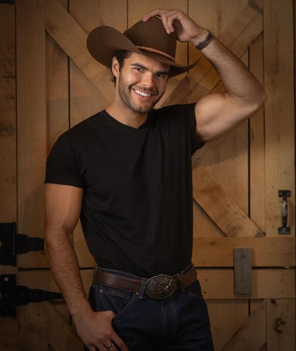 3 Hunky Farmers Are Looking for Love! Meet the Men of ‘Farmer Wants a ...