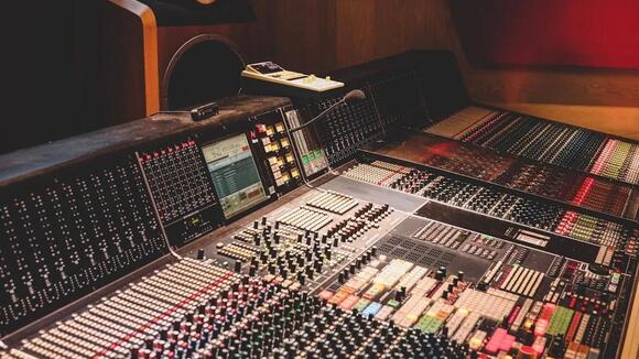 12 Unfinished Albums Fans Still Hope Will Be Released - NewsBreak
