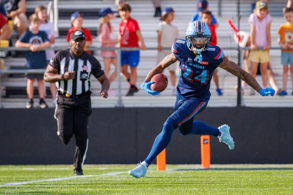 Frames from the game: Columbus Aviators fall to Louisville Kings 42-27 ...