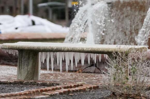 Winter storm delivers another blow to Houston's restaurants - NewsBreak