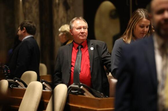 Longtime incumbent faces familiar opponent in La Crosse area rematch