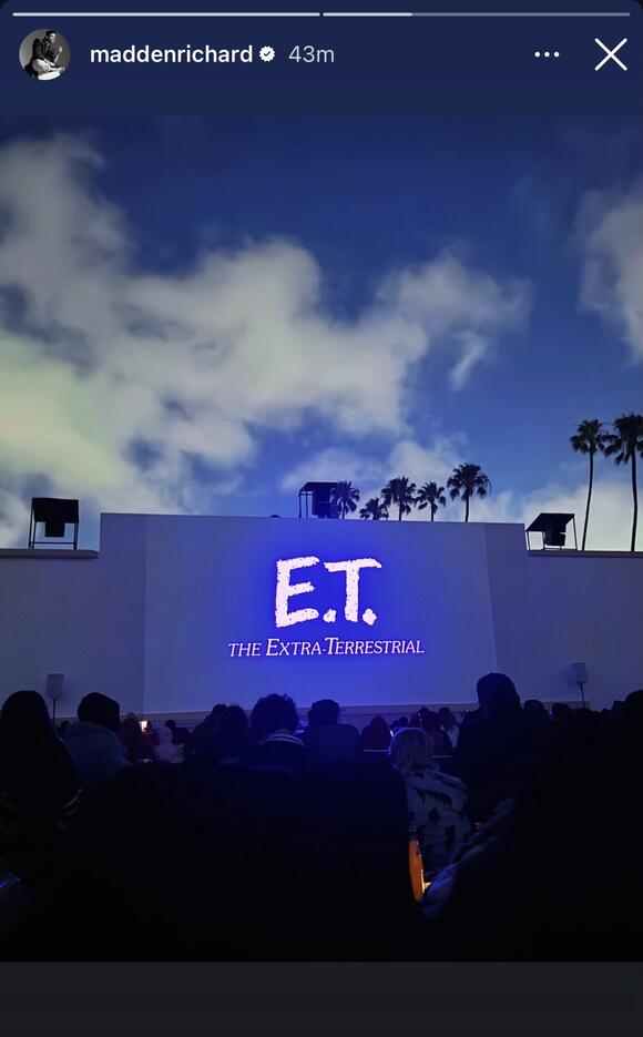 Richard Madden Joins His Manager For Outdoor ‘E.T.’ Movie Screening in ...