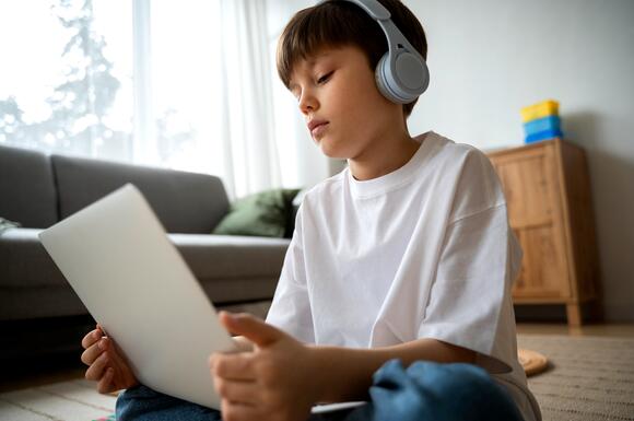 Pew Finds Daily AI Chatbot Use Among US Teens as Safety Concerns ...