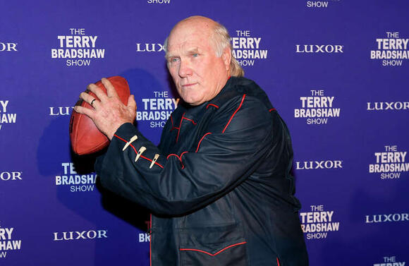 NFL legend Terry Bradshaw visits one of Connecticut’s most acclaimed ...