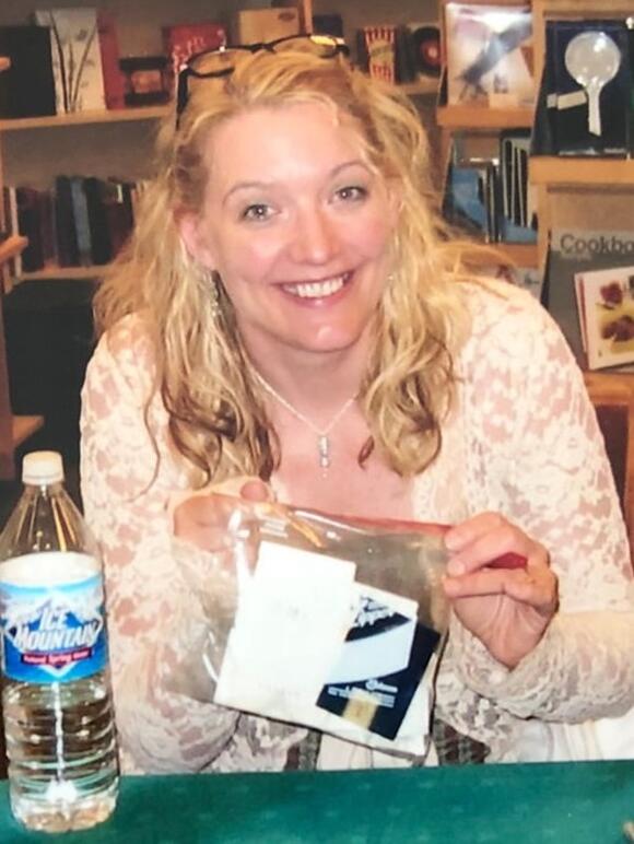 Minneapolis rock star Laurie Lindeen dies at 62 - NewsBreak