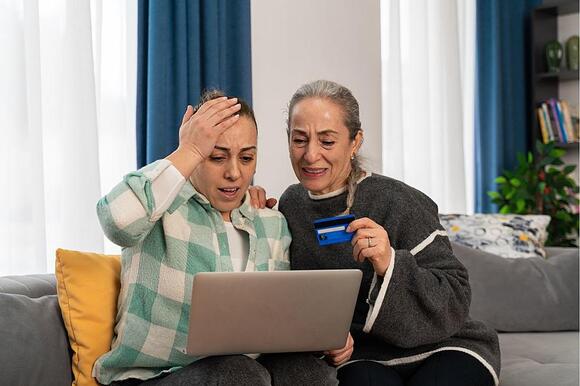 FBI Details How This New Smishing Scam Works - NewsBreak