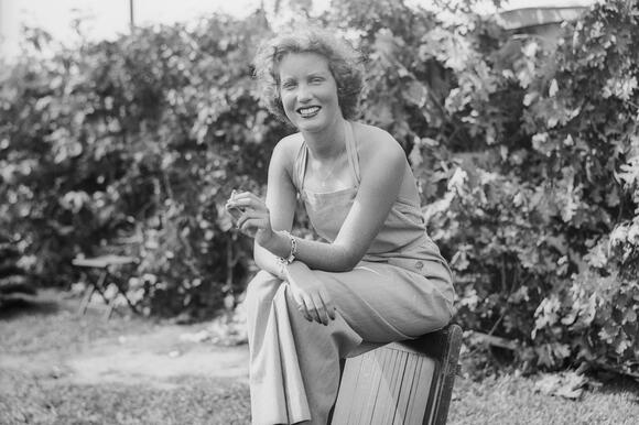 When "Little" Edie Beale died, no one found her body for five days. The ...