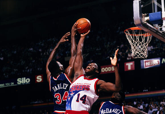How Charles Oakley And ’90s Knicks Grit Influenced The “Hand-Check ...