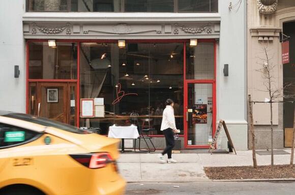 30-year-old NYC staple announces closure as customers mourn the 'end of ...