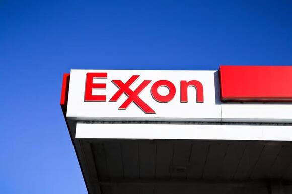 Why Is Exxon Mobil Stock Dropping Friday? Oil Sell-Off Hits Energy ...