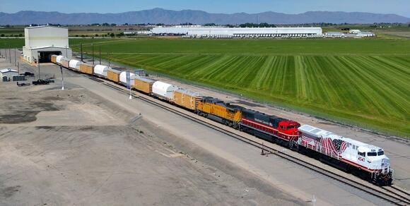 Union Pacific's Donald Trump locomotive makes debut - NewsBreak