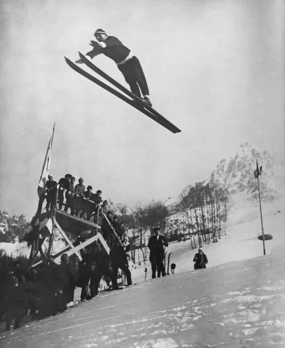 Fascinating Photos Capture The First Ever Winter Olympics In 1924 ...