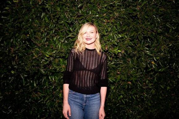 Go Toros! Kirsten Dunst proves she still has teen spirit at ‘Bring it ...