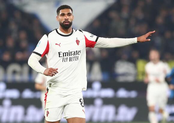 Manchester United fans guess identity of new midfield target after ...