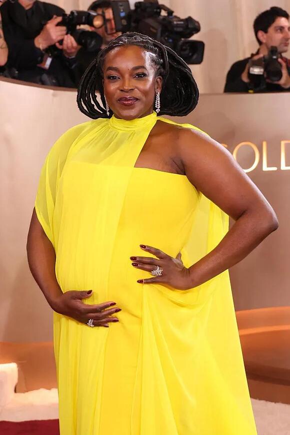 Who Looked More Bangin’ At The 2026 Golden Globes? - NewsBreak