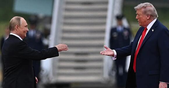 Donald Trump's Secret 3 Words to Vladimir Putin Revealed After Tense ...